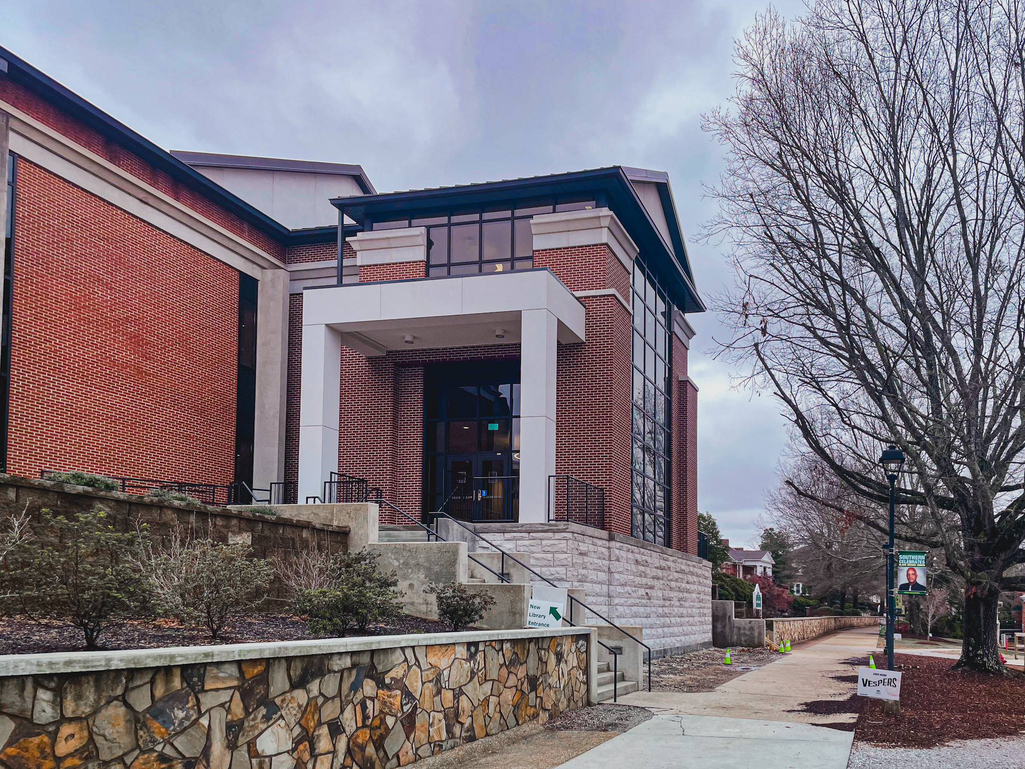 Renovated McKee Library entrance opens its doors - Southern Accent